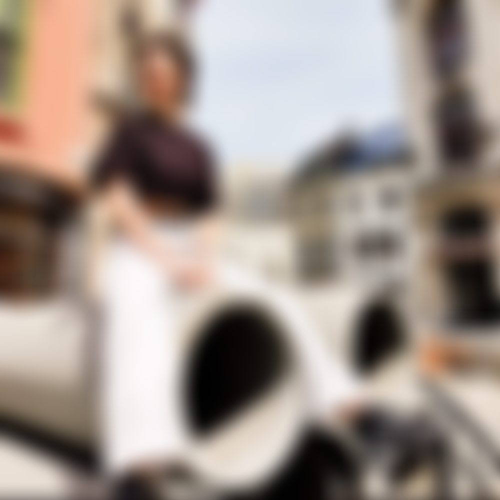 Ampe · Biography