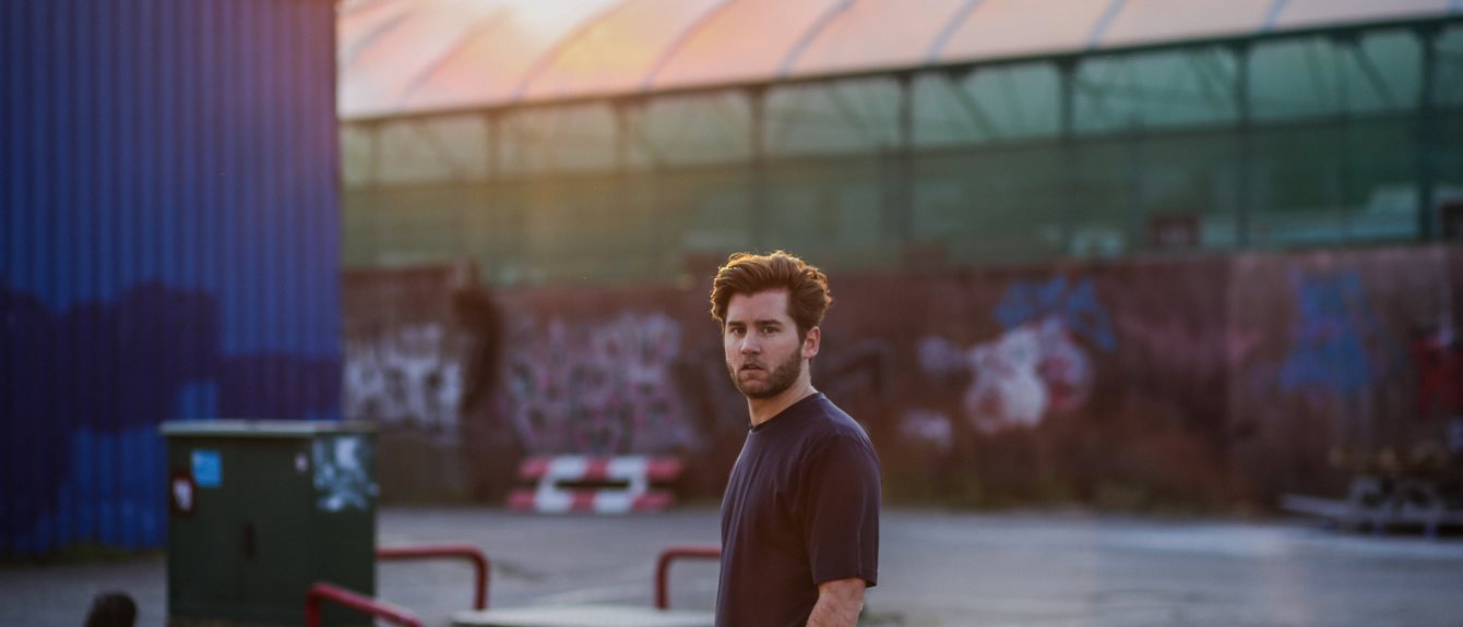 Collé · Artist Profile