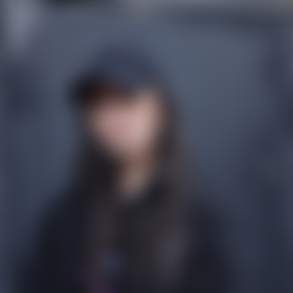 Chloé Robinson · Artist Profile