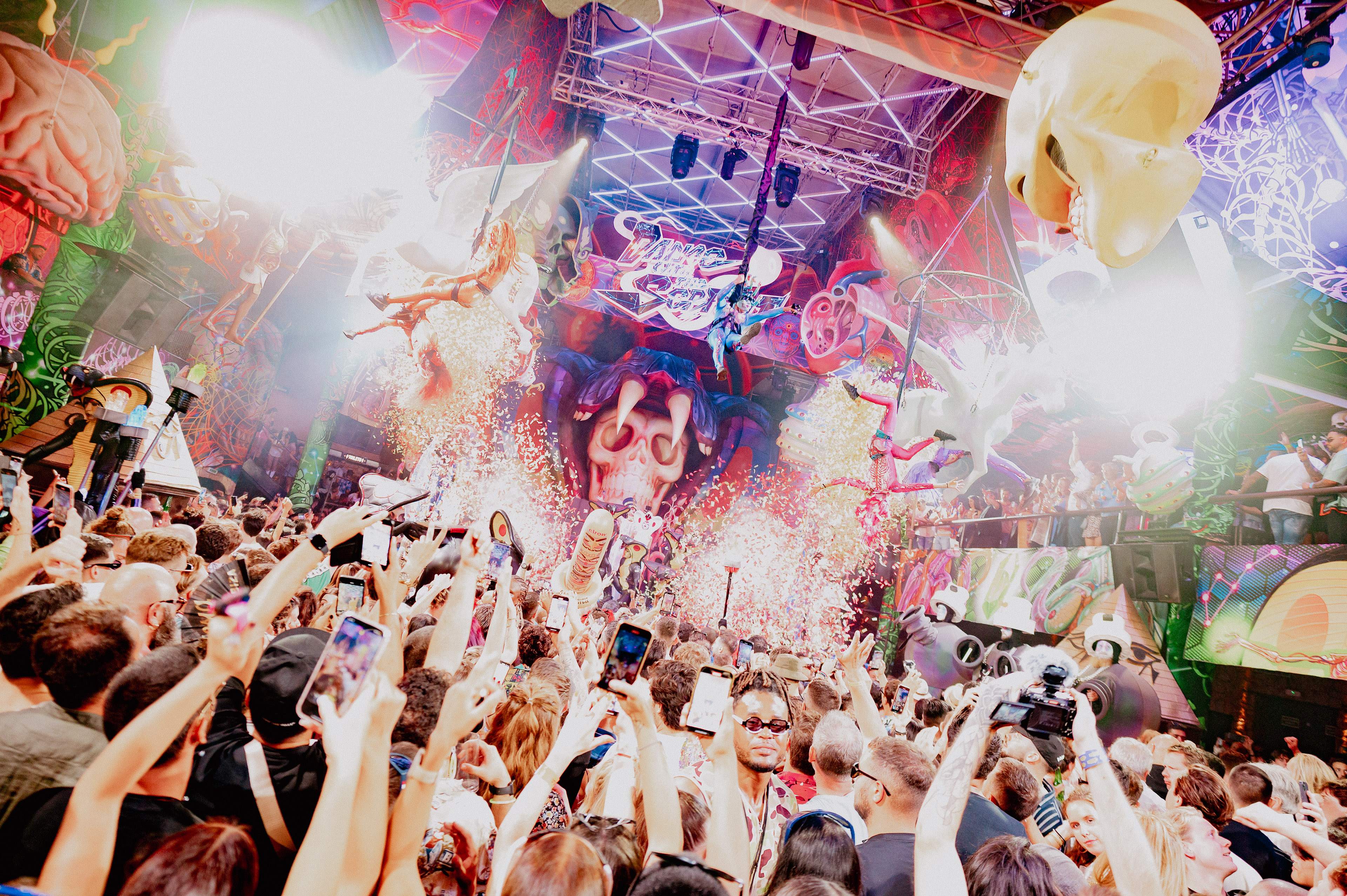 elrow NYC - Dance with The Serpent! [2 Stages] - Gray Area at Avant ...