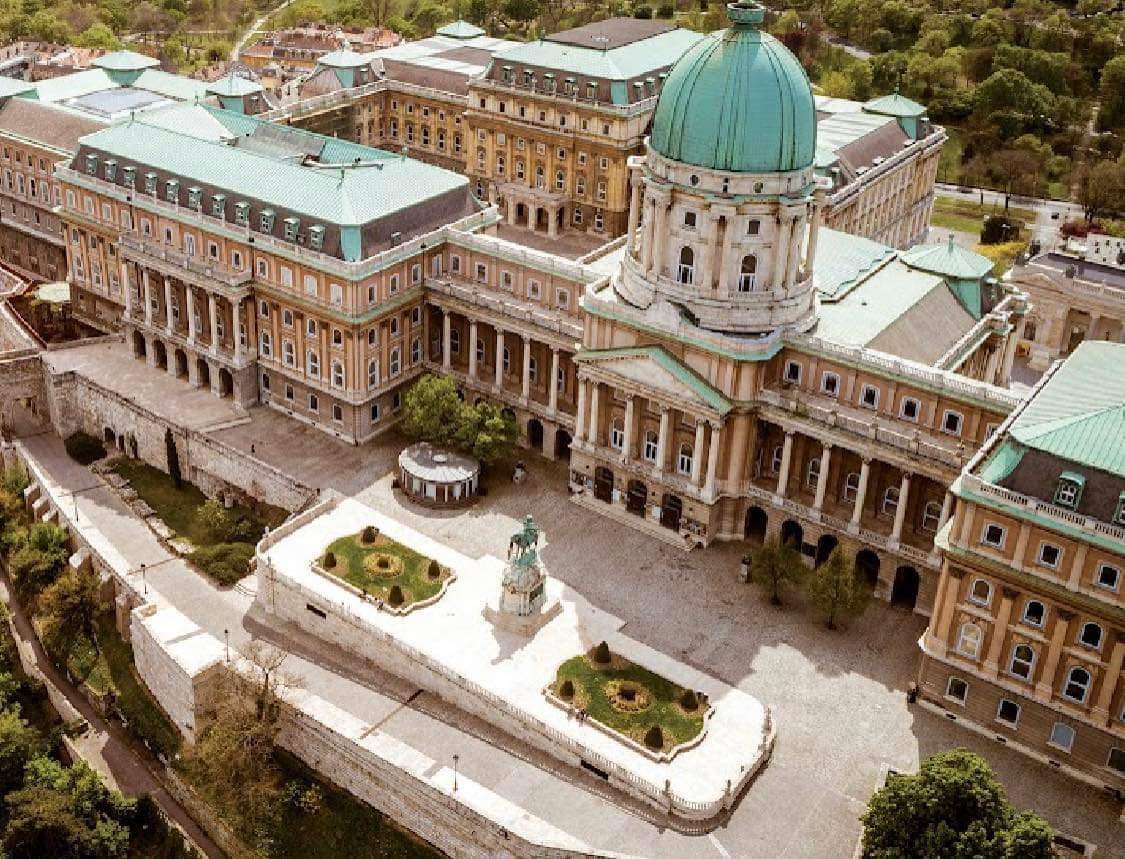 Be Massive Horizon party en TBA - Savoyai Terasz, Budapest