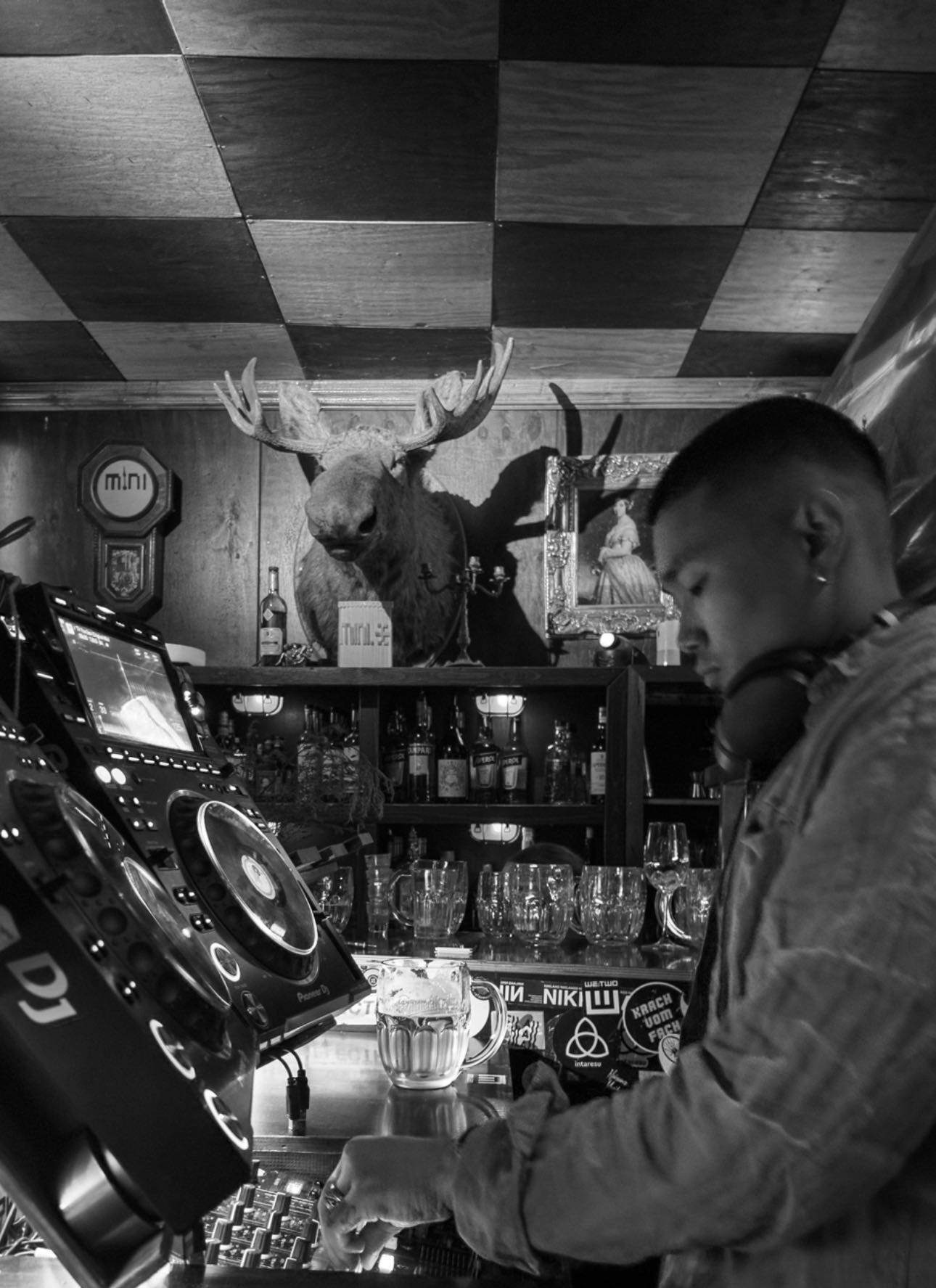 friends.zone mit _____.neo at Minimal Bar, Berlin