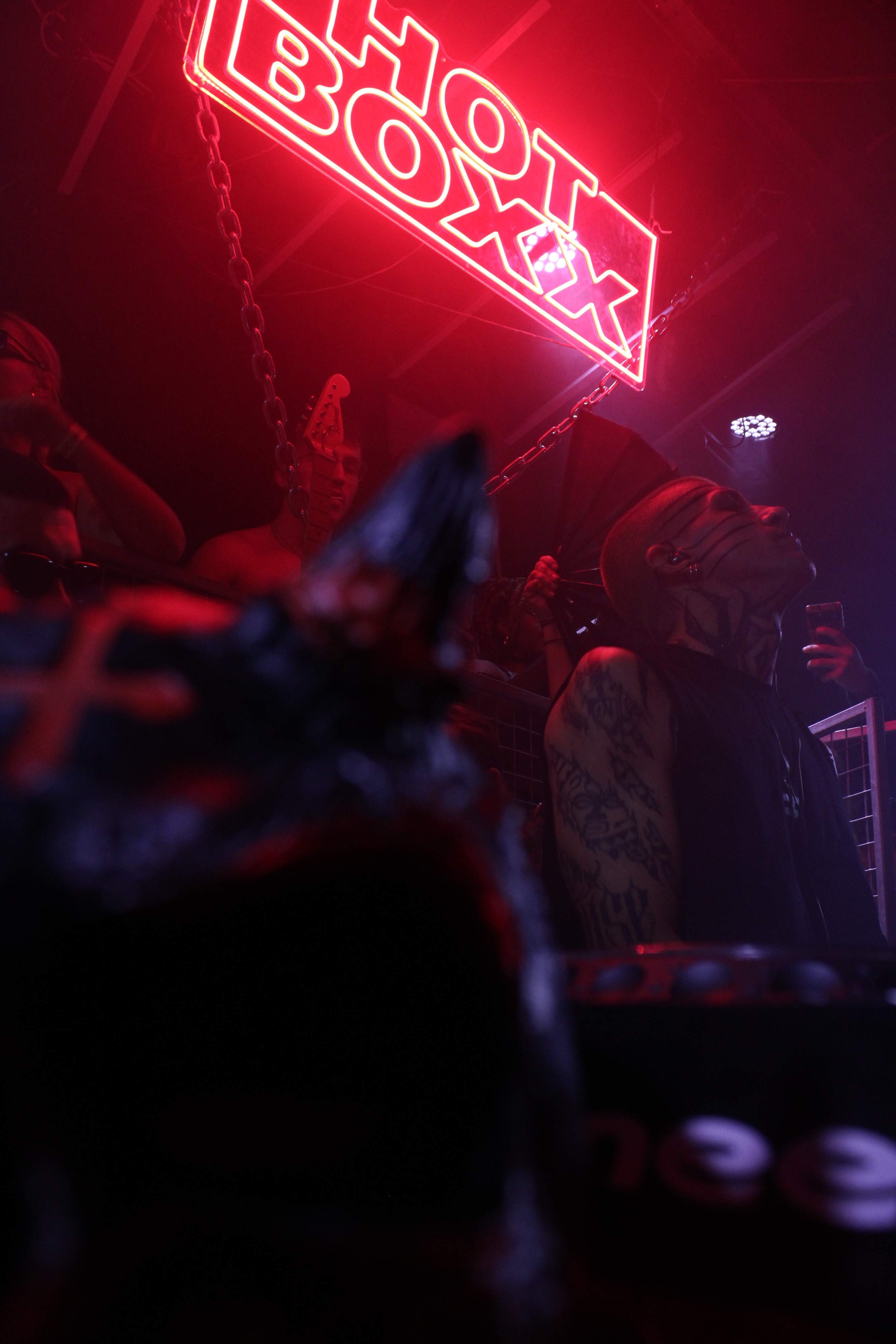 BRUTAL HARD Techno [ALL NIGHT] Cage Rave - HOTBOXX en The Sound House ...