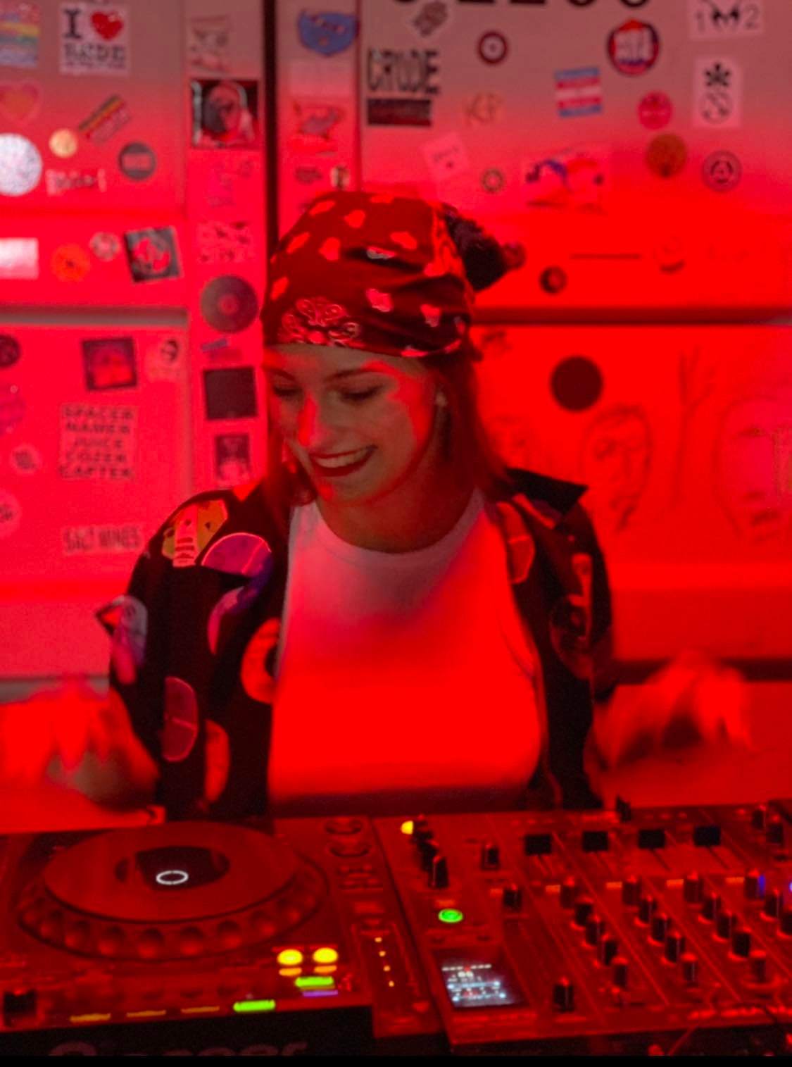 go.play mit SUNRISE_GROOVE at Minimal Bar, Berlin