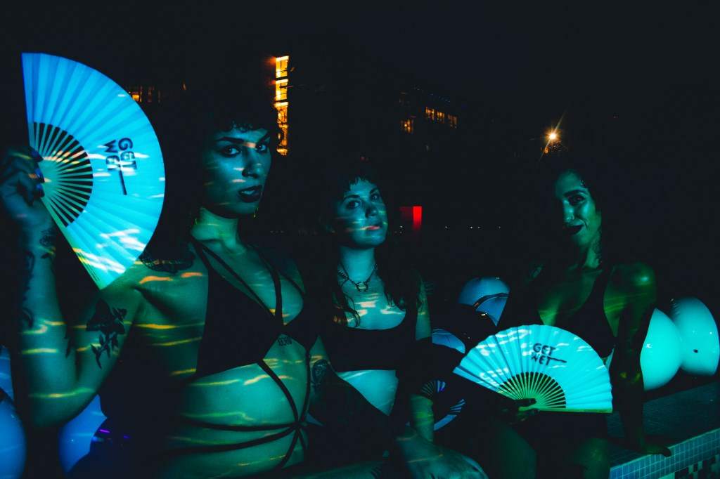 Get WET with Gina, Hvnlee, & Xtina *Night Pool Party Edition* Redux em Secret Location, Pennsylvania