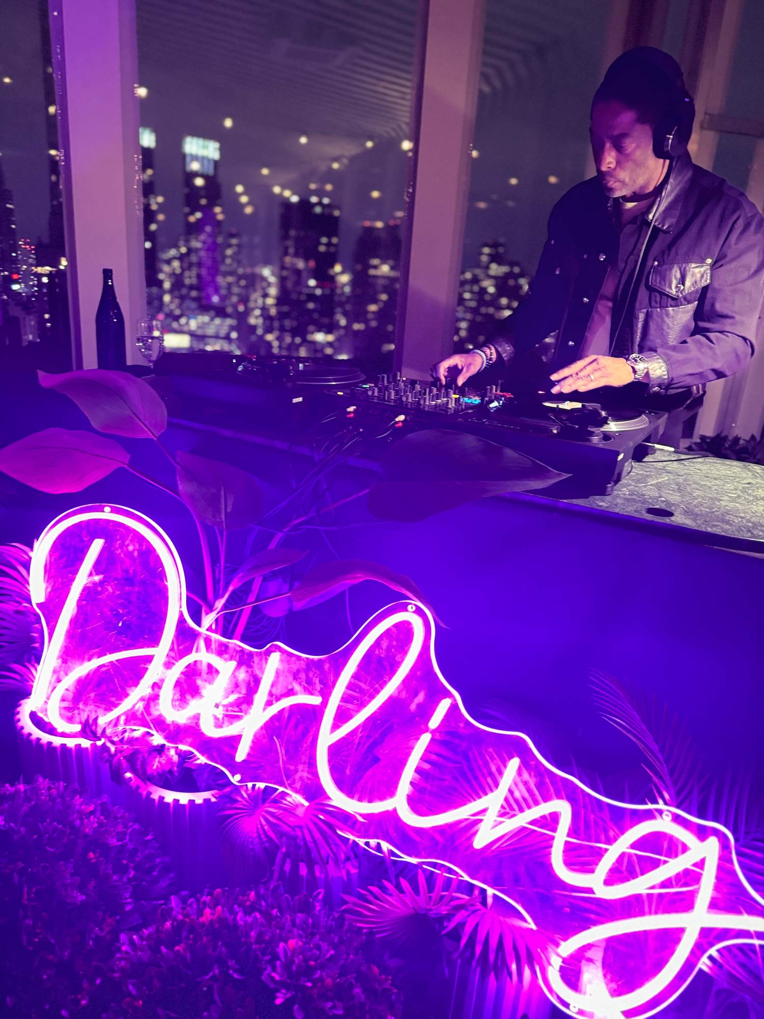 Touch of Classics with Niles Harris en Darling Rooftop, New York City