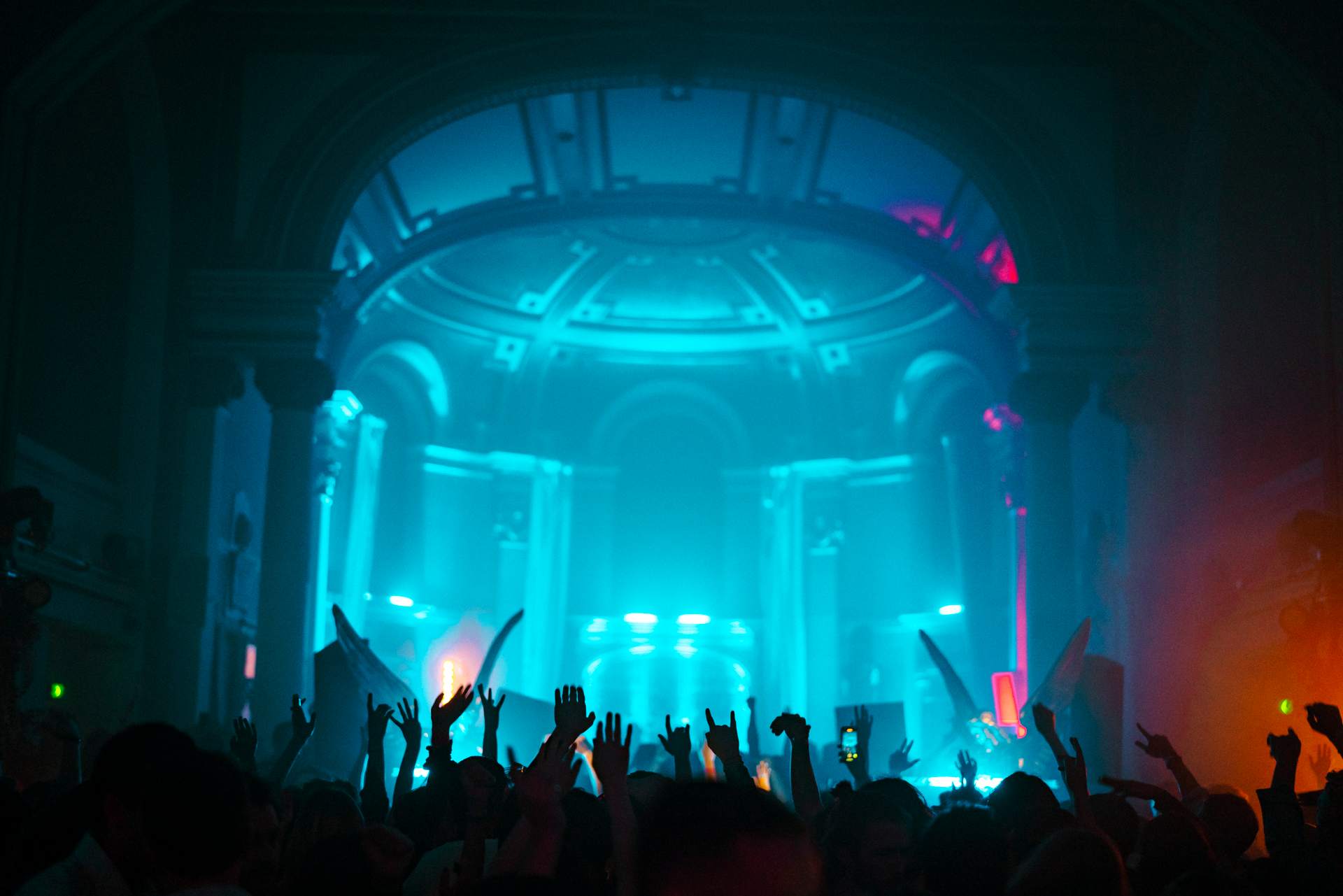 Perplex: Worshippers at One Marylebone, London