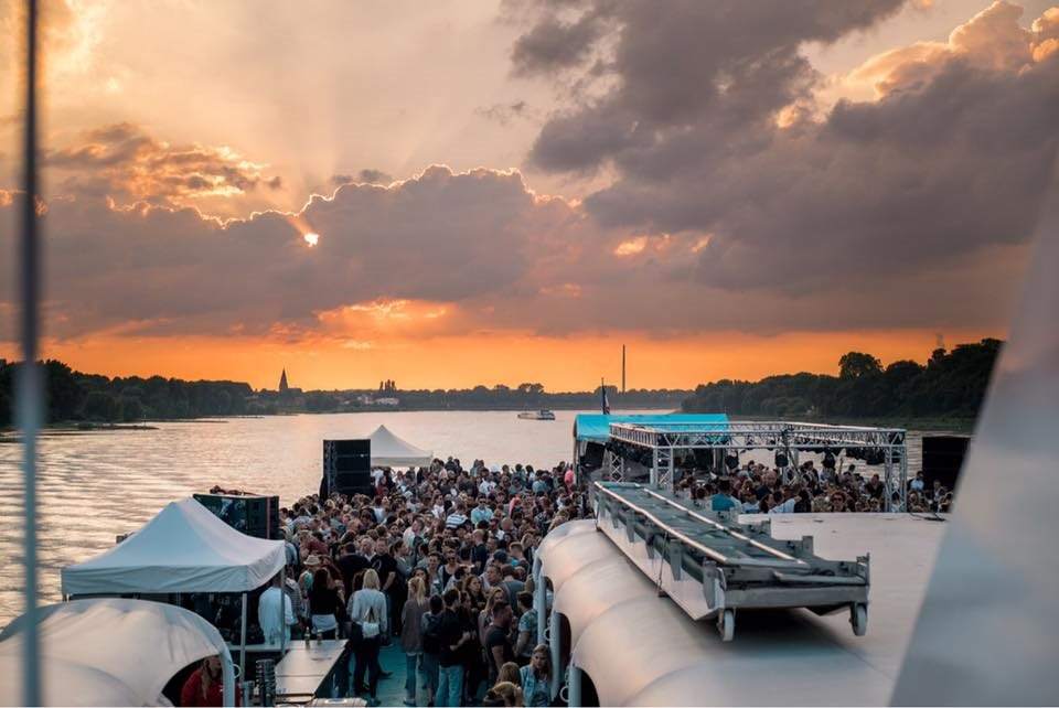 Pollerwiesen Boot I en Die Bastei, Colonia