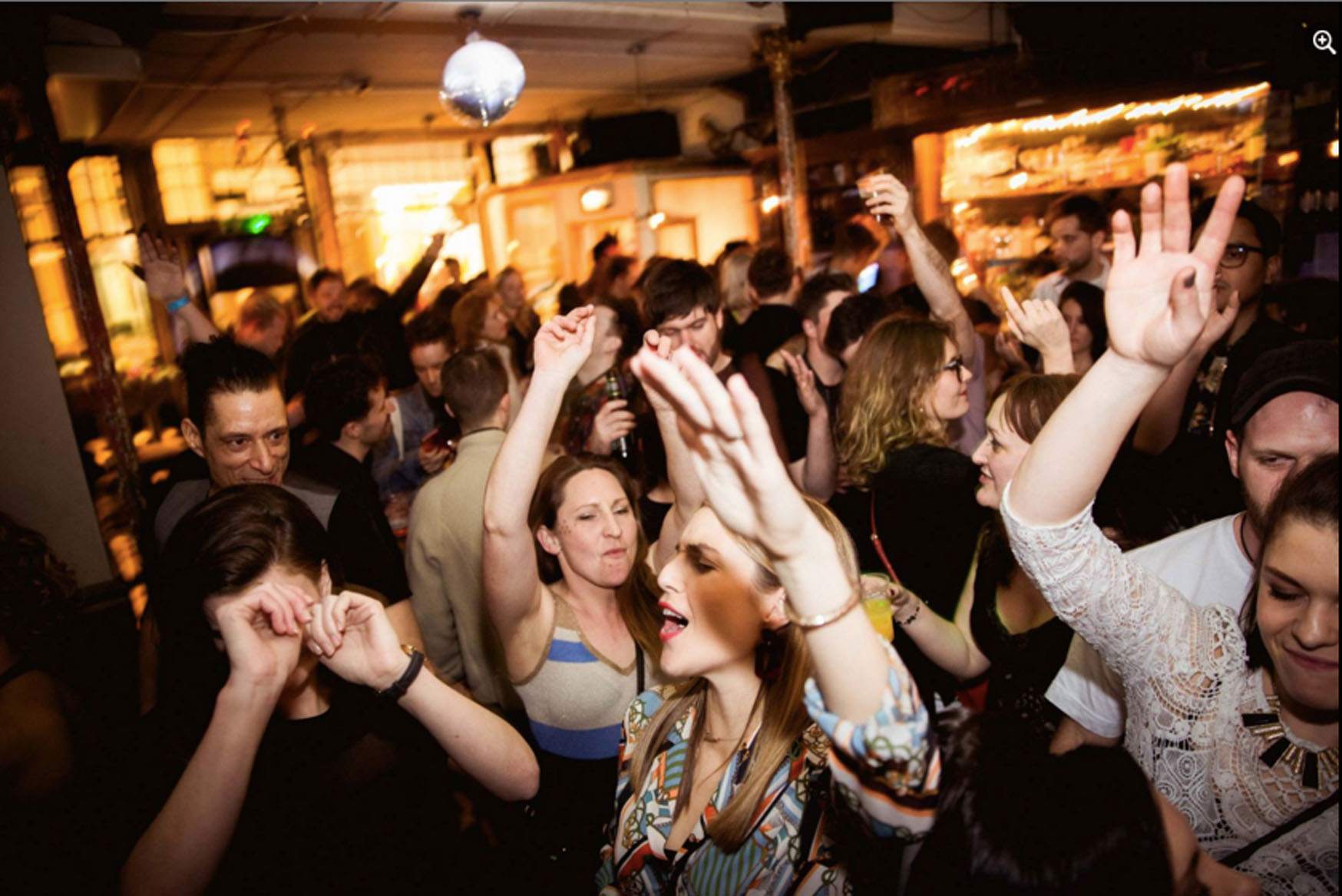 Disco Sanctuary late night party with Manish & friends bei The Horse ...