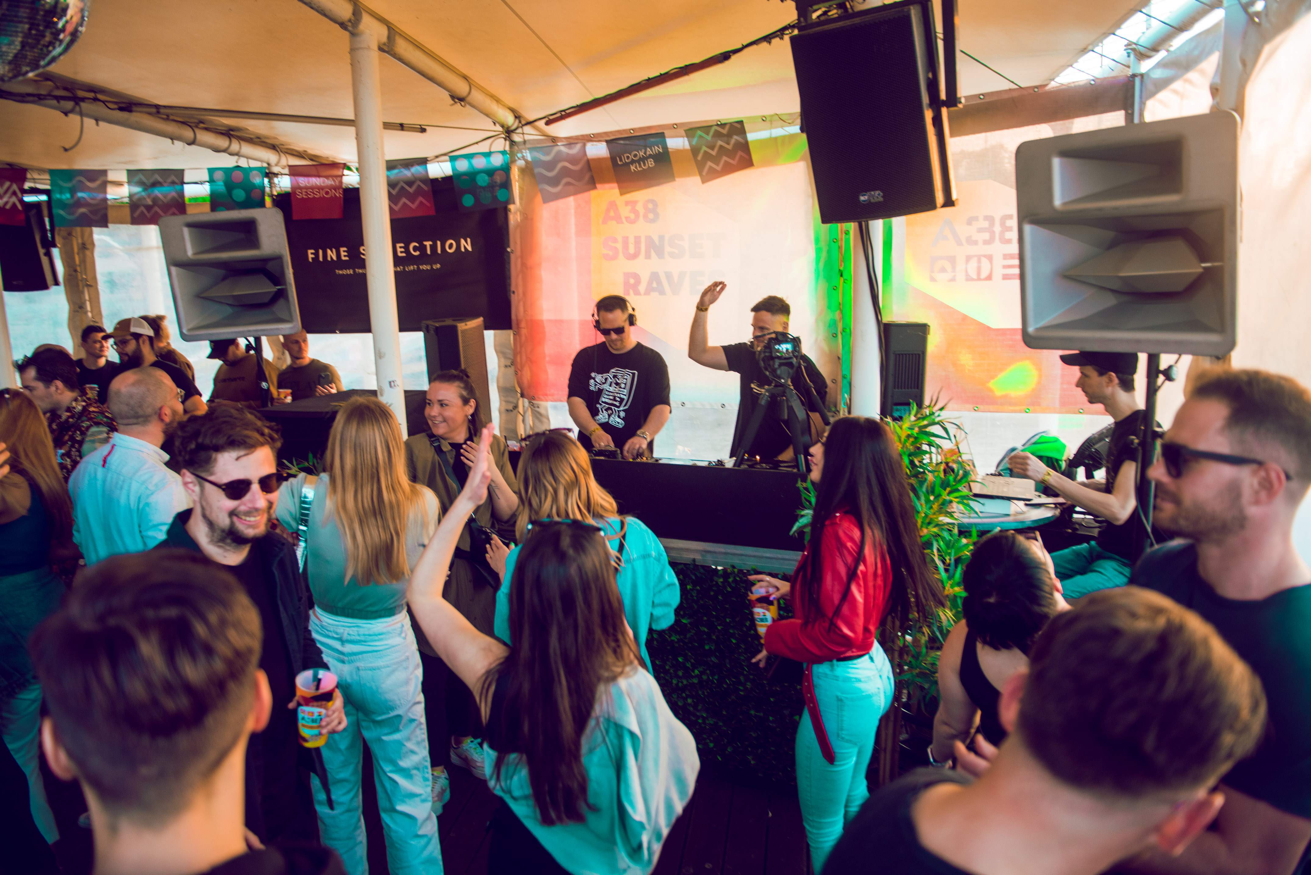 Fine Selection #152 • Monoclick b2b Electric Boutique extended set at ...