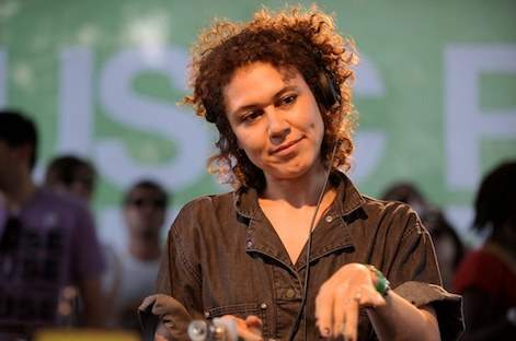 Cassy tours Australia for the first time · News RA