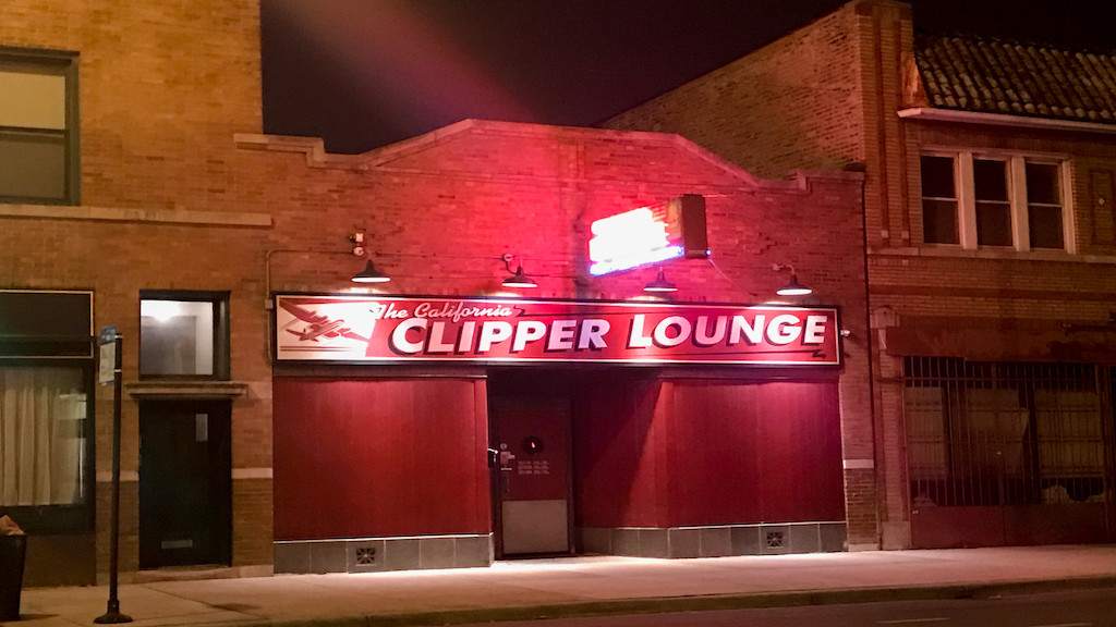 Customers at Chicago venue The California Clipper robbed at gunpoint ...