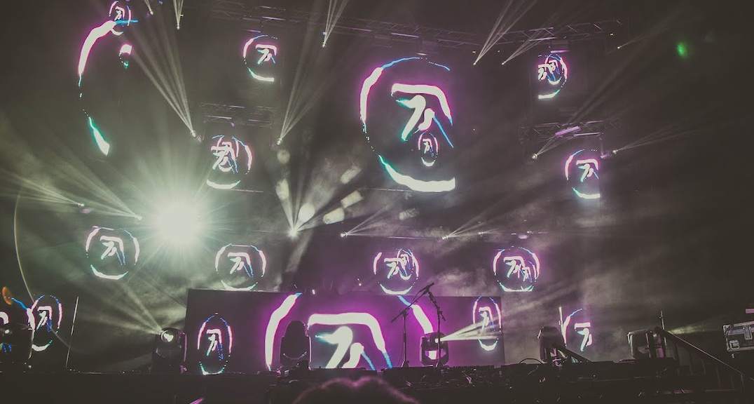 nts-radio-to-broadcast-aphex-twin-s-field-day-set-news-ra