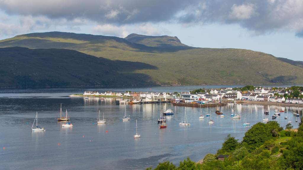 Remote Scottish village Ullapool launches party series, baile/baile ...