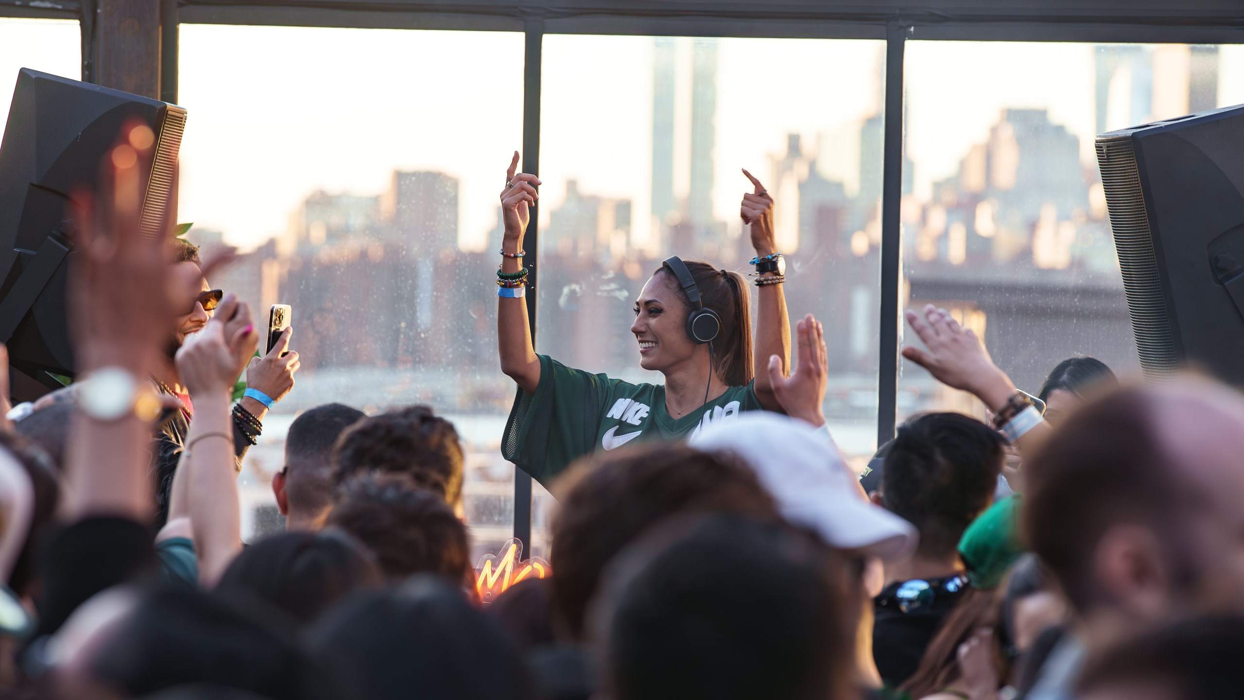 Manda Moor · Artist Profile