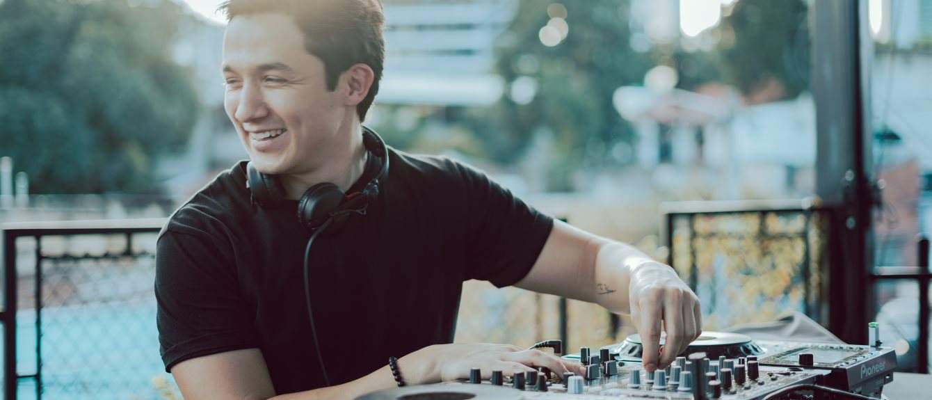 Martin Jerez · Artist Profile