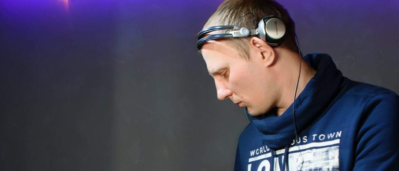 Max River · Artist Profile