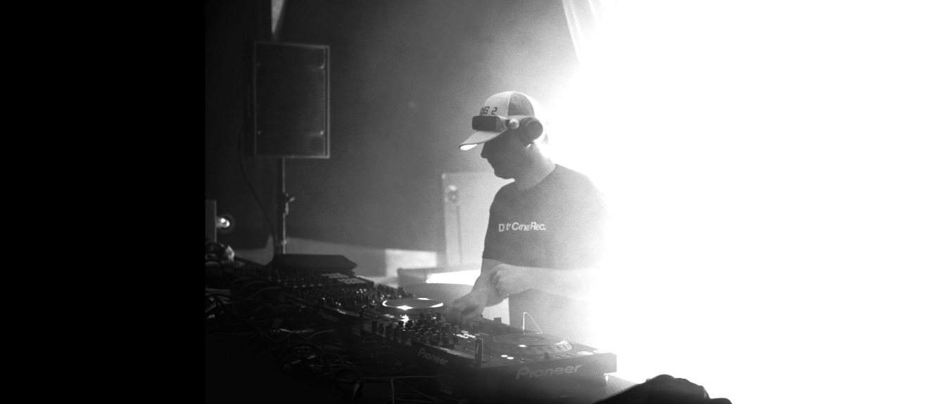 Mike Corner · Artist Profile