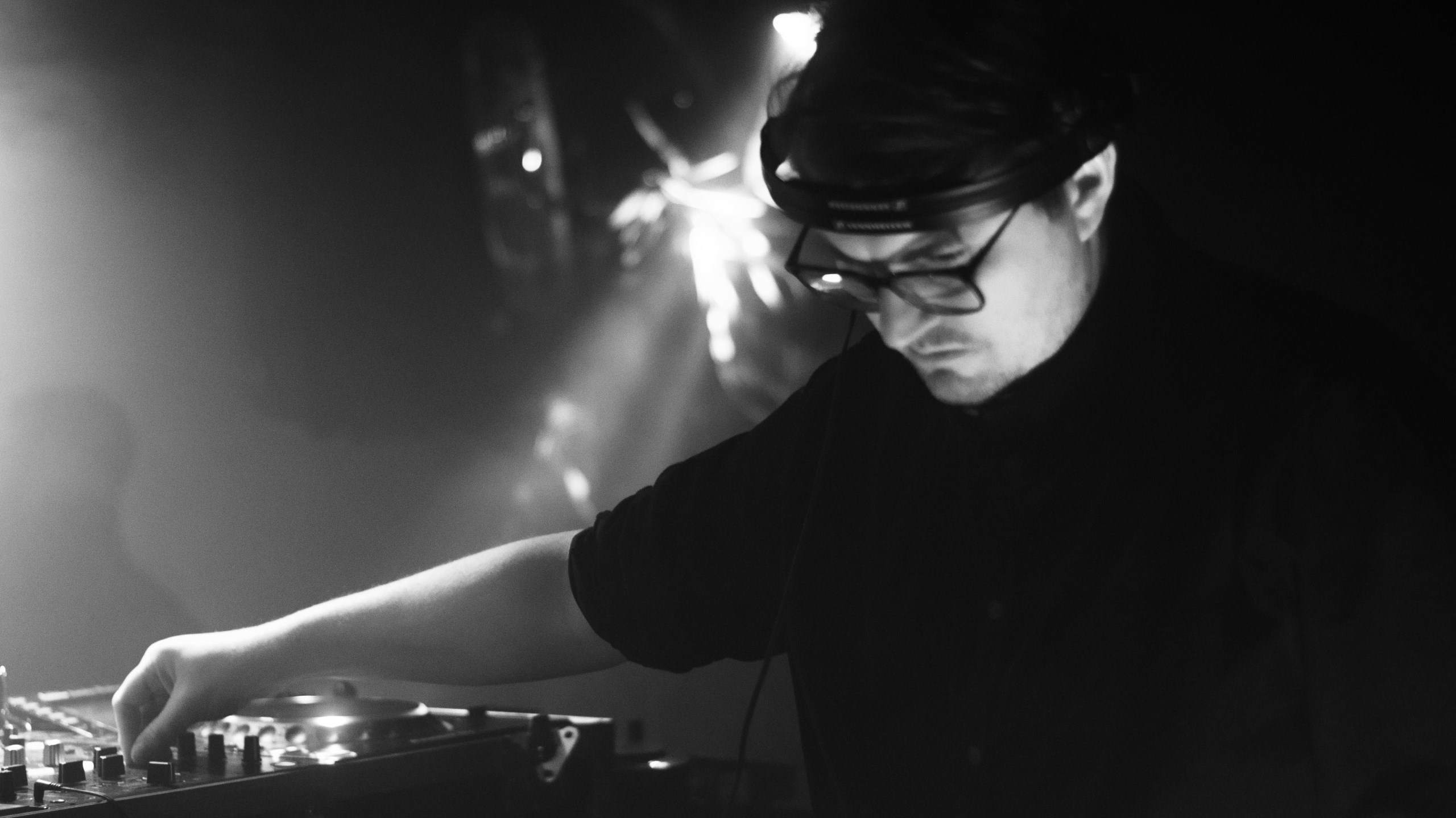 Mitch Presents · Artist Profile