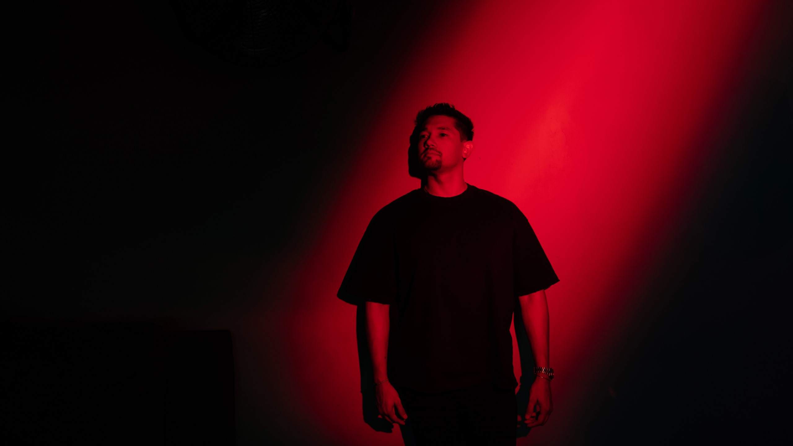 M LEE · Artist Profile