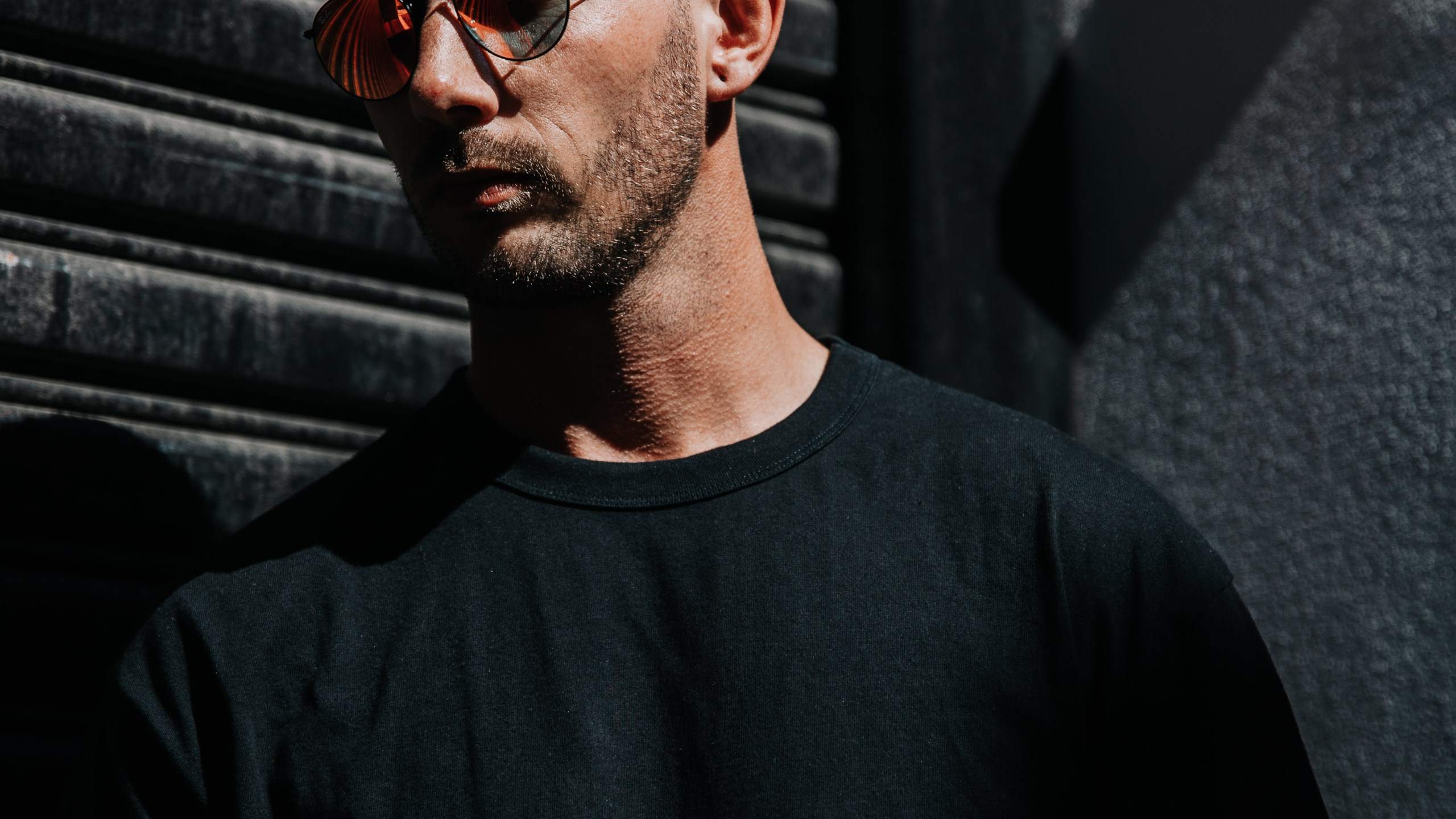 Adam Holt · Artist Profile