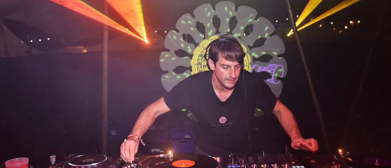 Alex Downey · Artist Profile