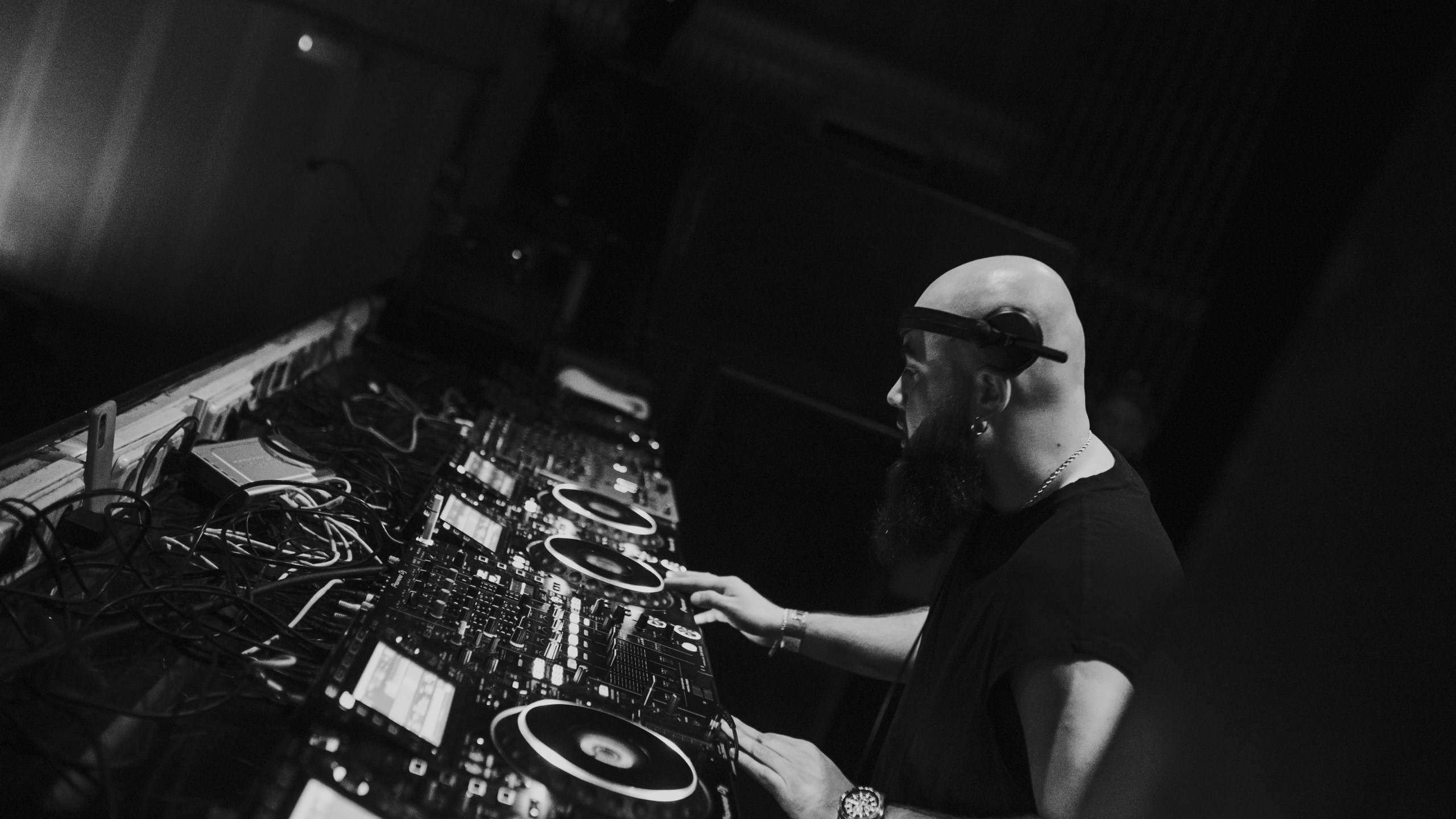 Ali-Az · Artist Profile