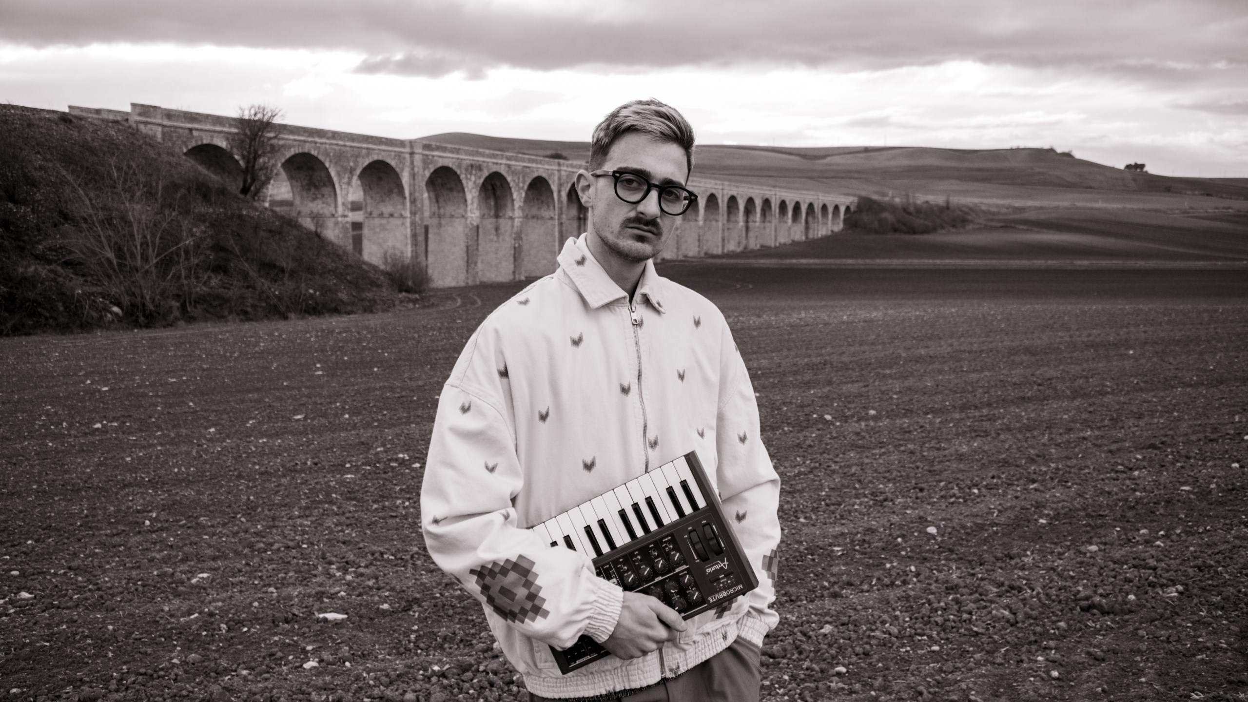 Andrew Lace · Artist Profile