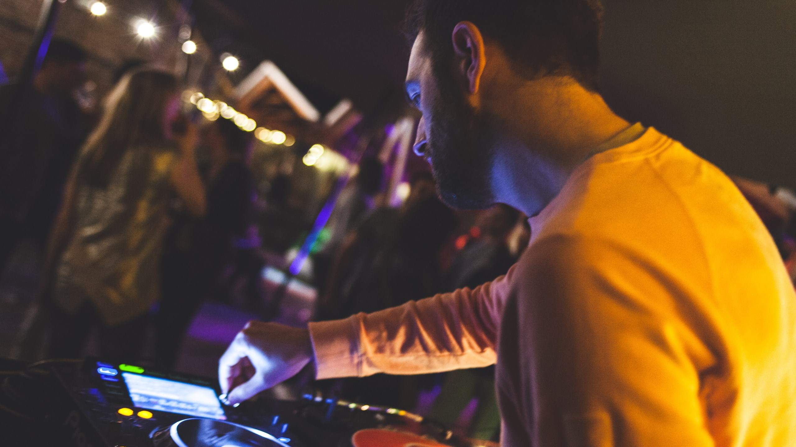 Andy Ollerhead · Artist Profile