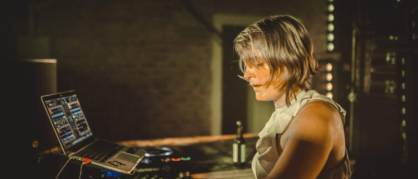 Chrystal Chris · Profilo Artista