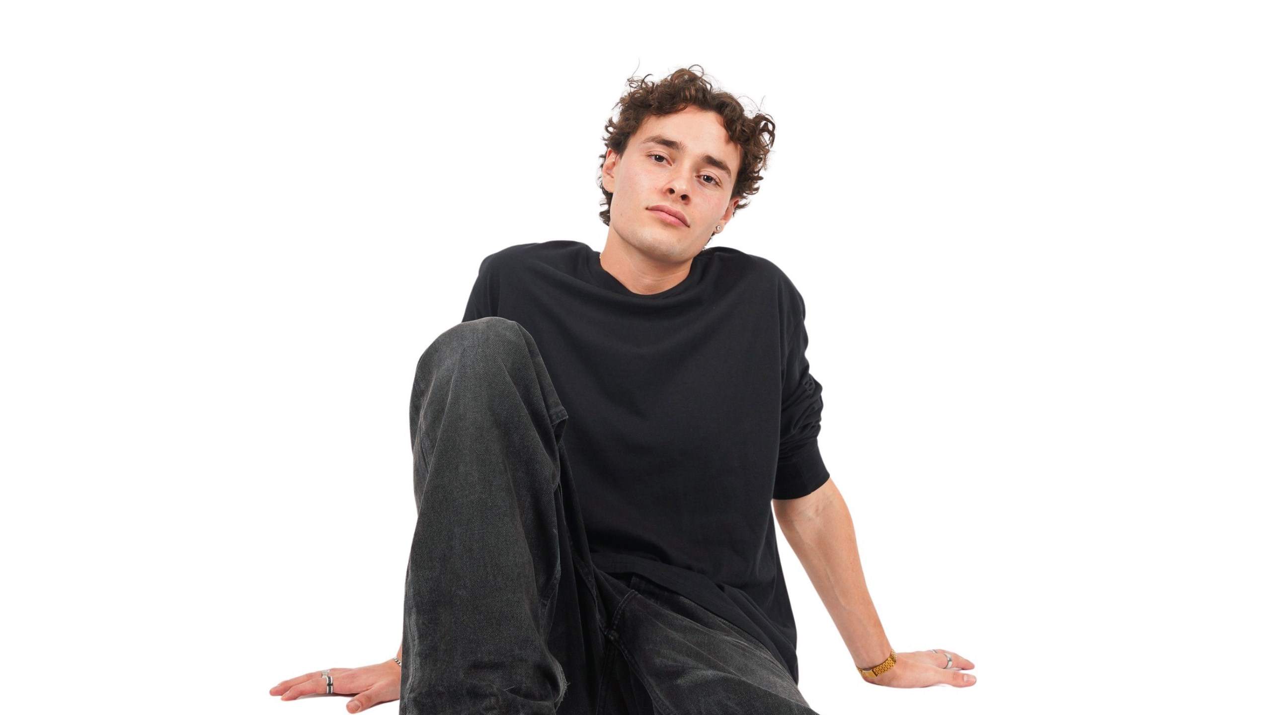 Darius Caloia · Artist Profile
