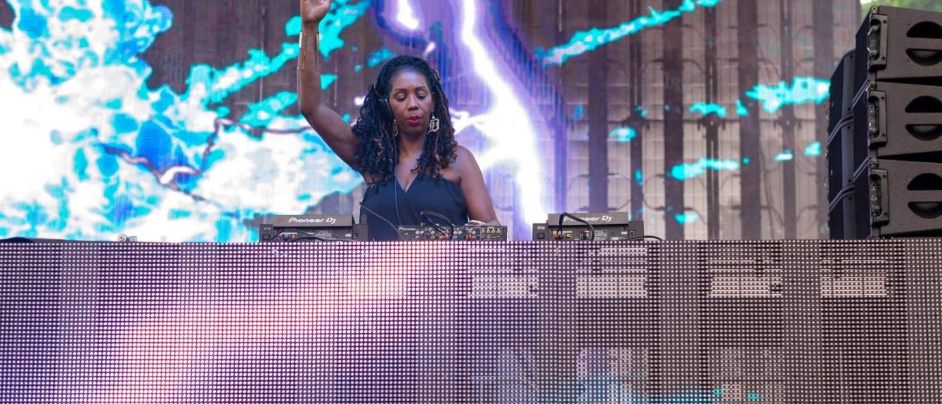 DJ Minx · Artist Profile