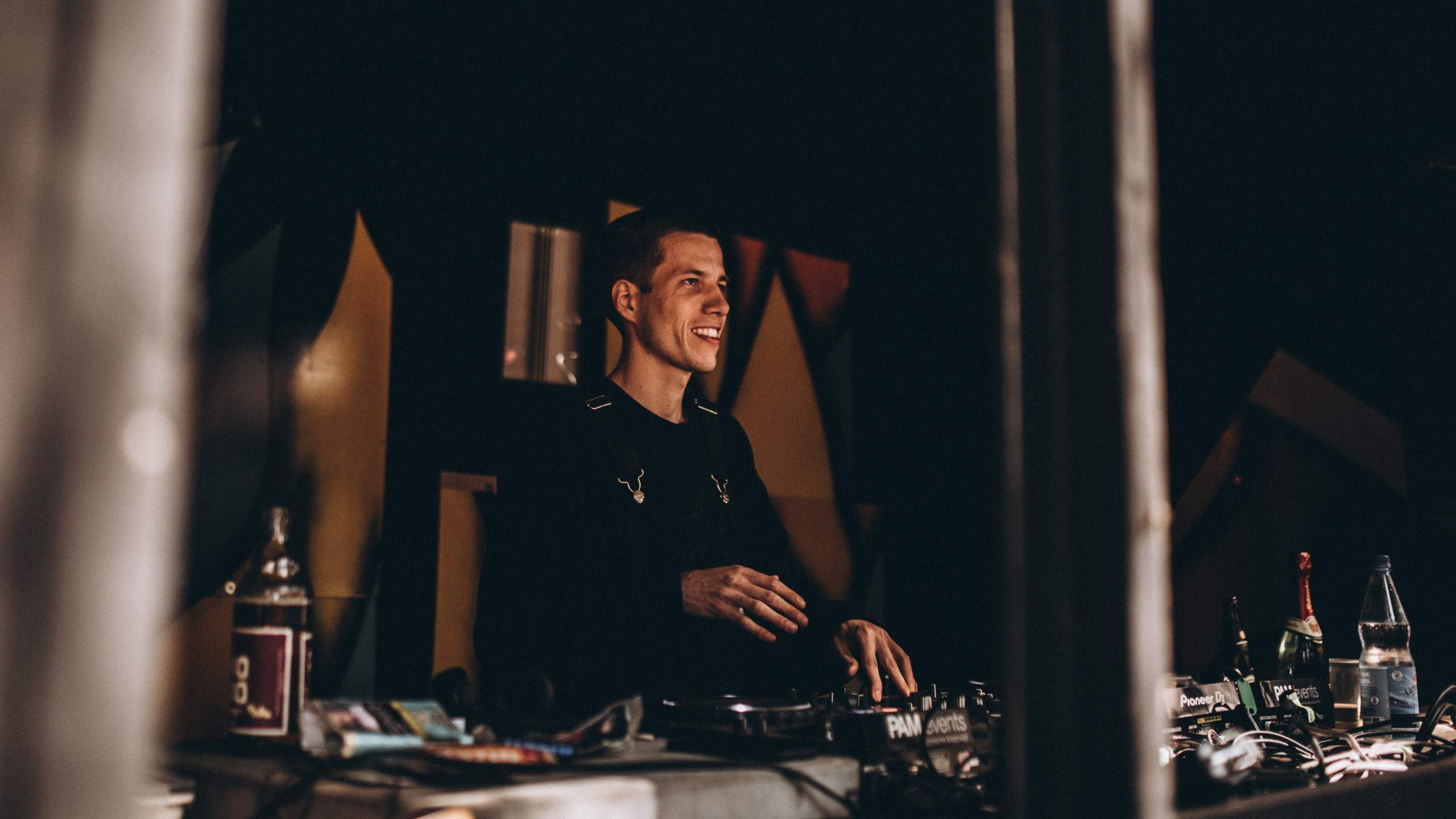 Dorian Fecht · Artist Profile