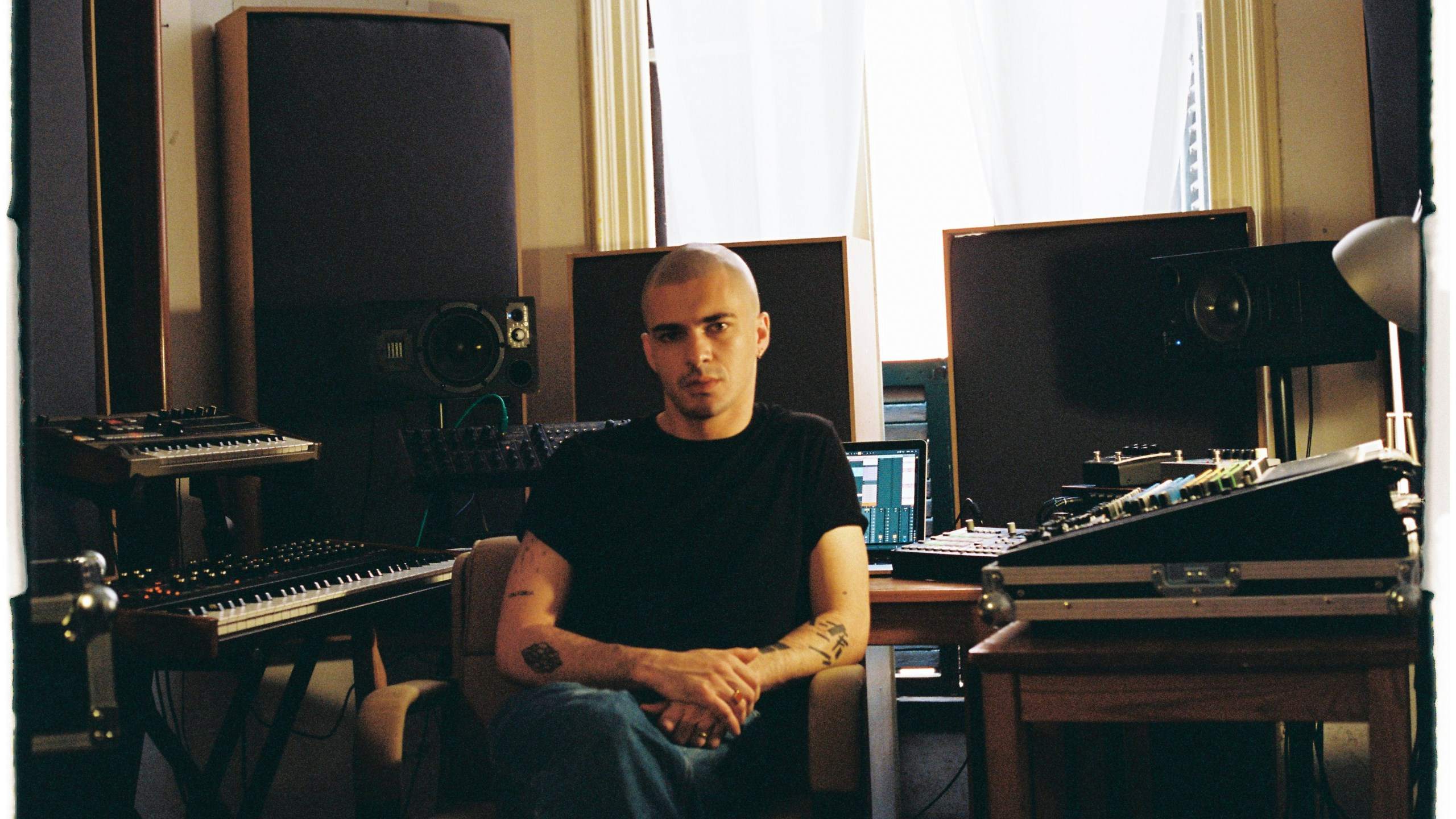 ellian · Artist Profile