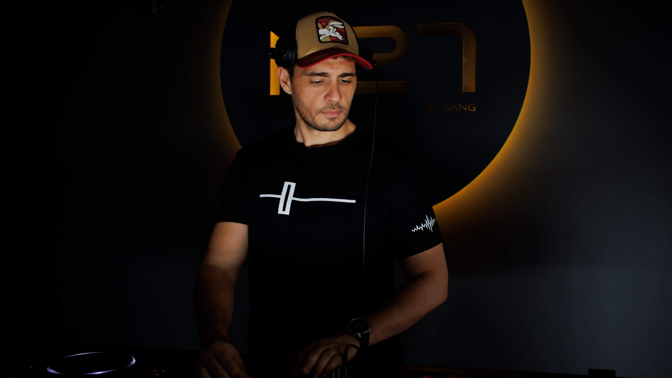 IVANG · Artist Profile