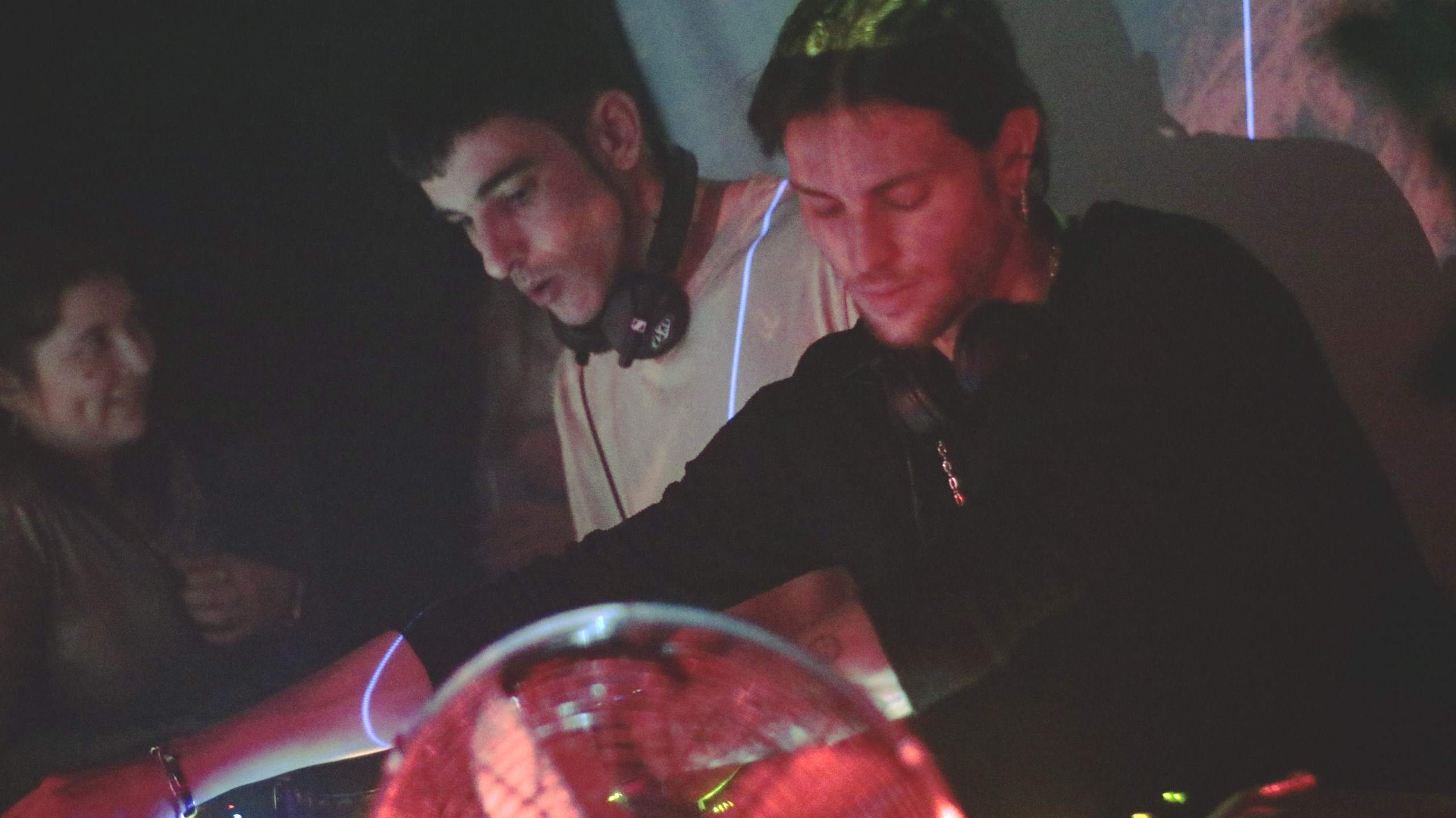 Inout · Artist Profile