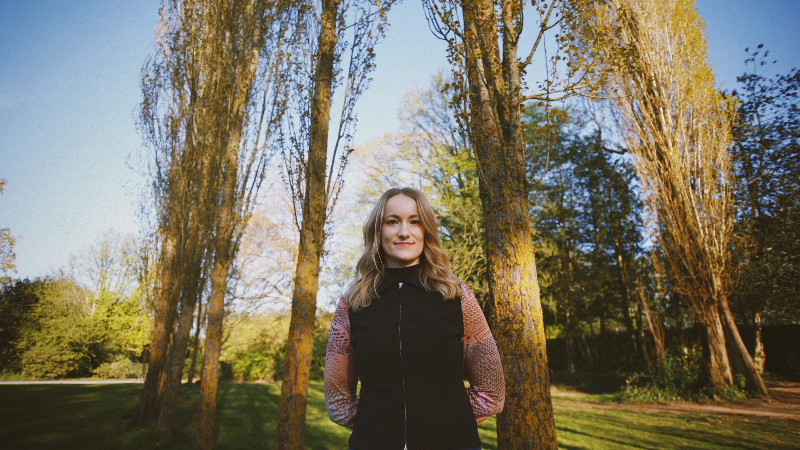 Julia SC · Artist Profile