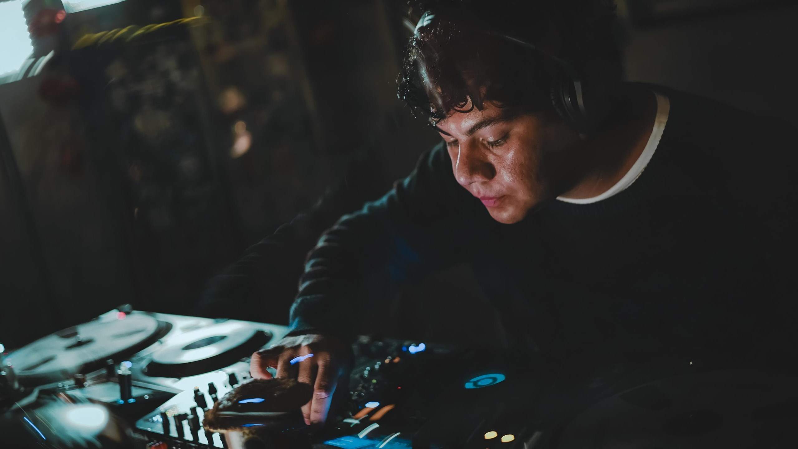 JAAX · Artist Profile