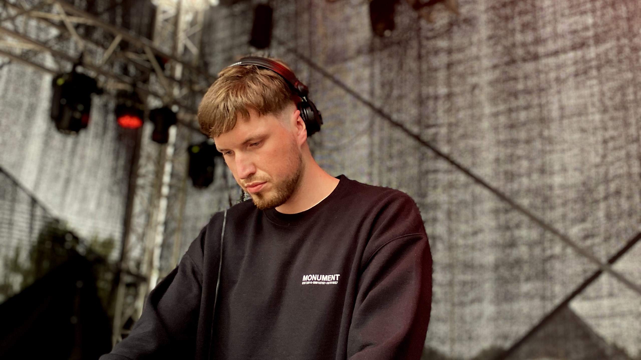 Javel · Artist Profile