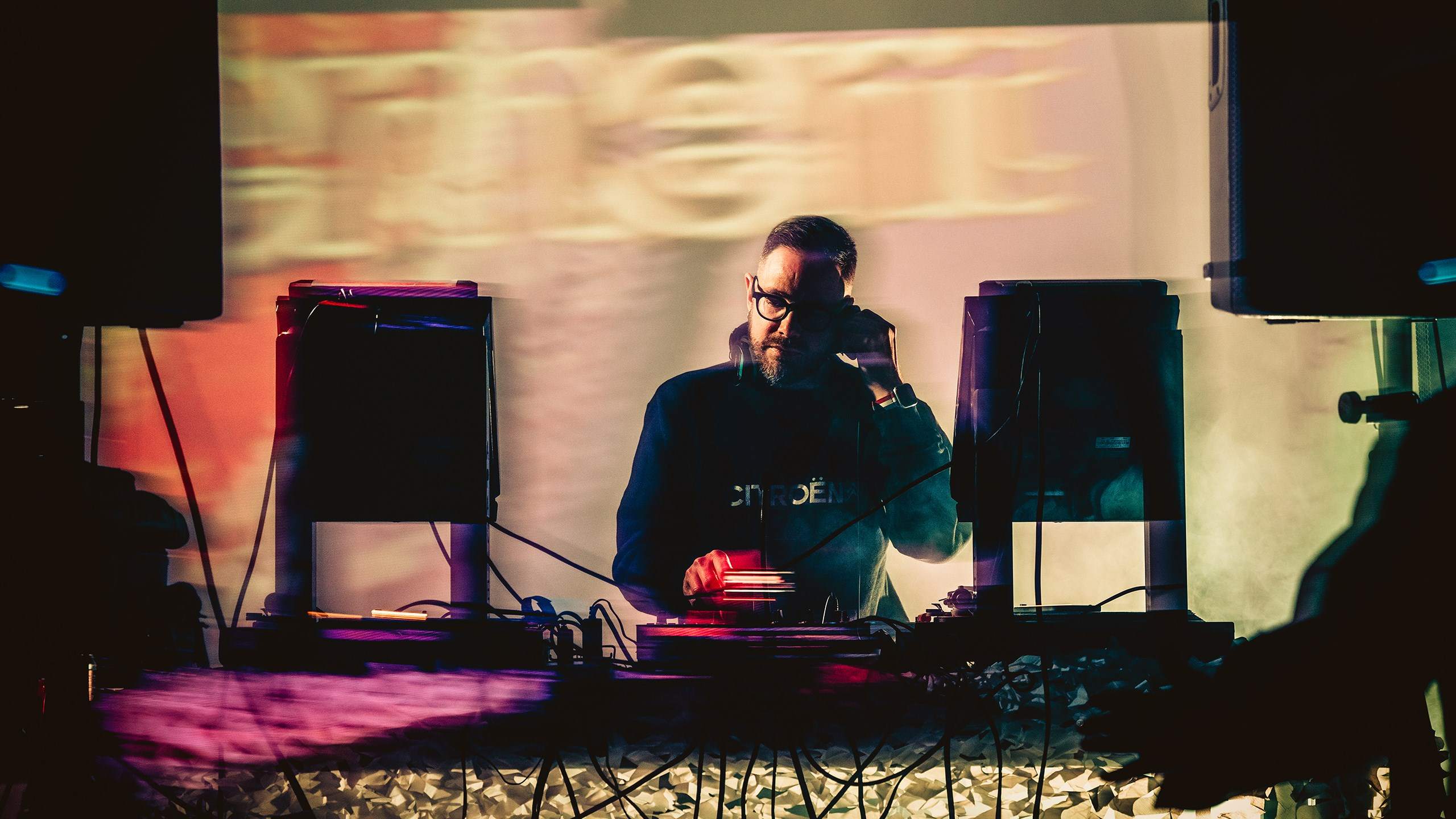 Jesse Walker · Artist Profile