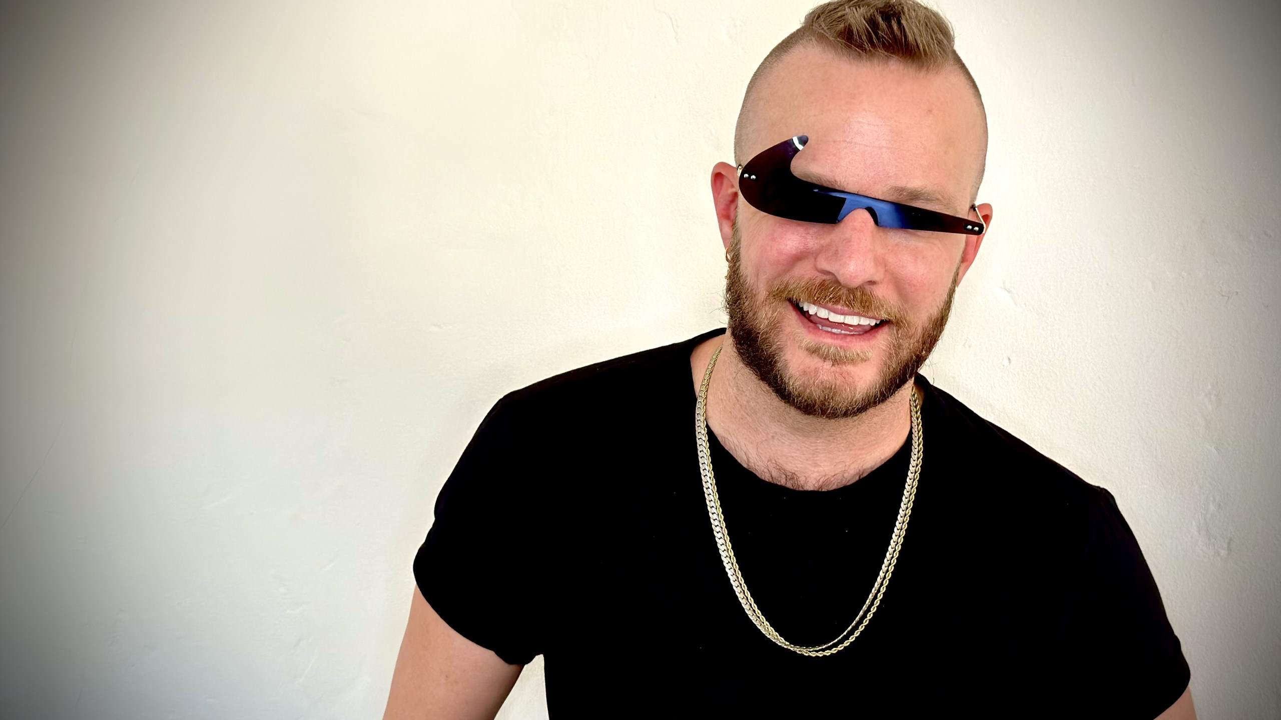 Jerry Cola · Artist Profile