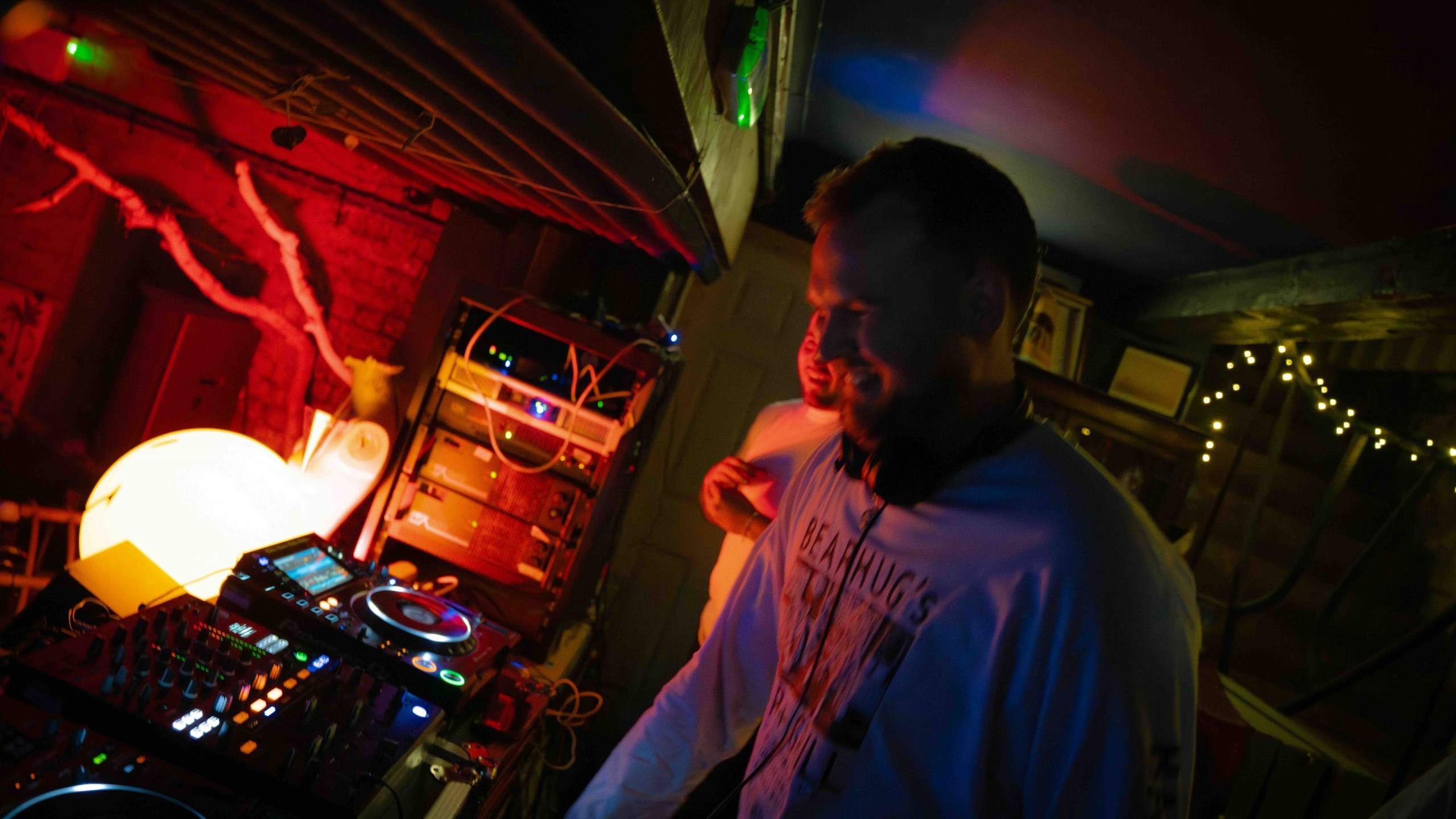 Jim Bow · Artist Profile