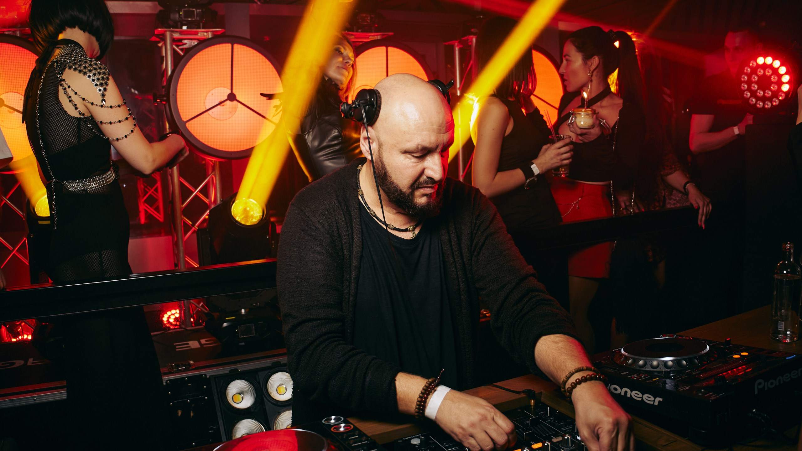 King a.k.a Sampleking · Artist Profile
