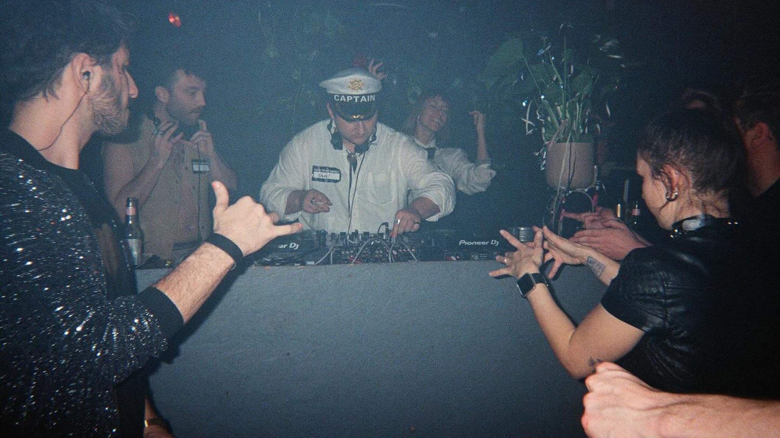 kleingeld. · Artist Profile