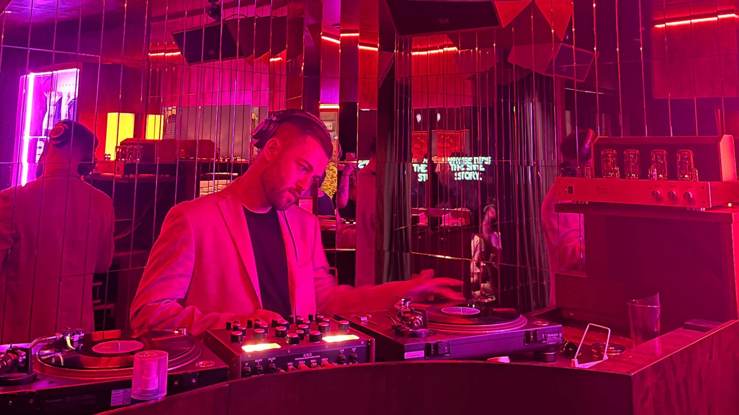 Luca Andreozzi · Artist Profile