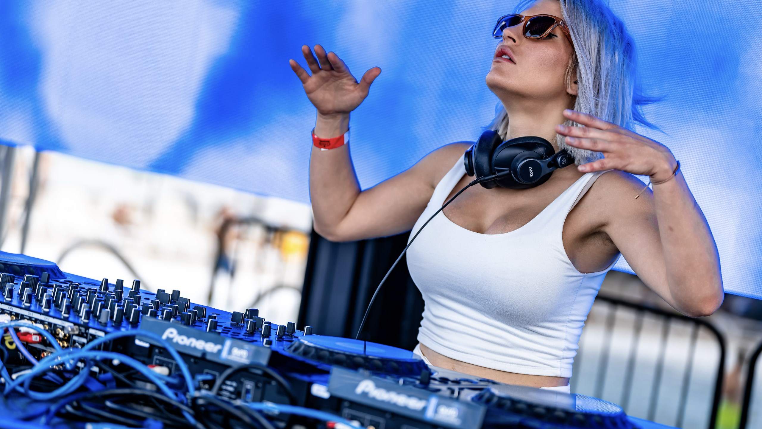 Lace · Artist Profile