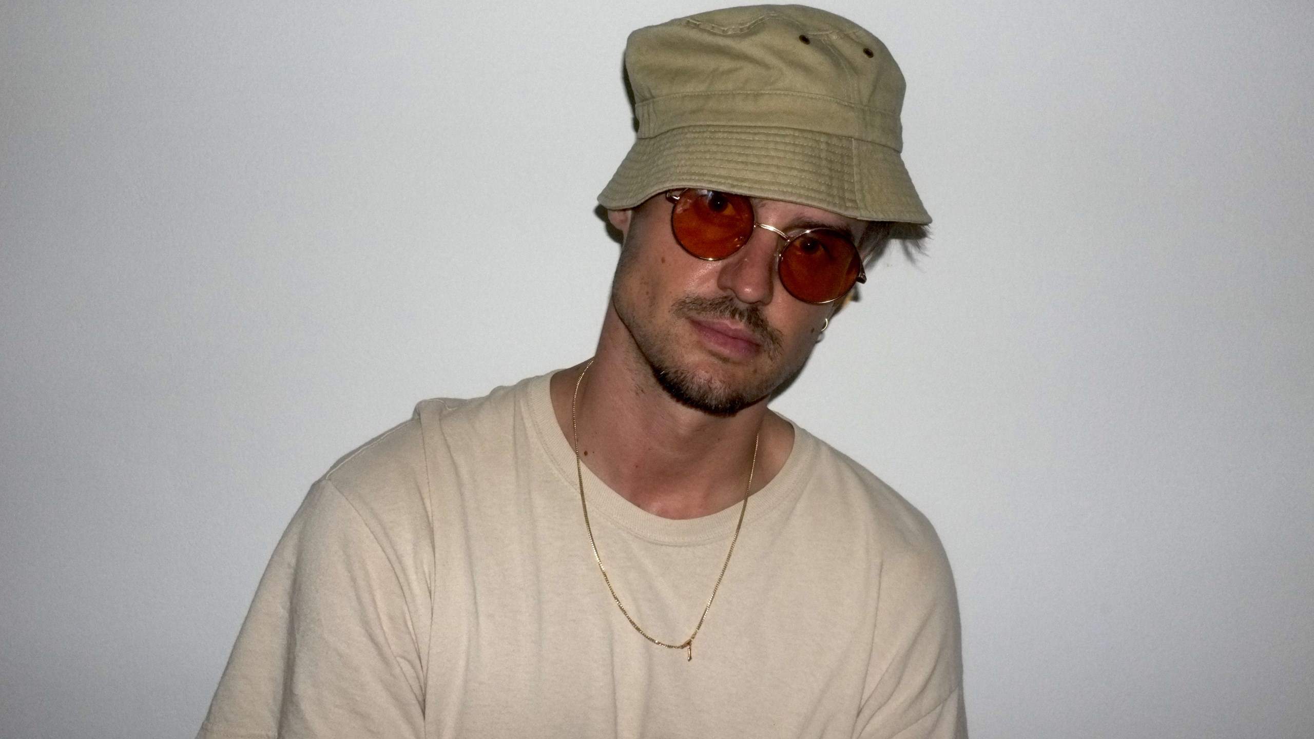 Leo Leonski · Perfil do Artista