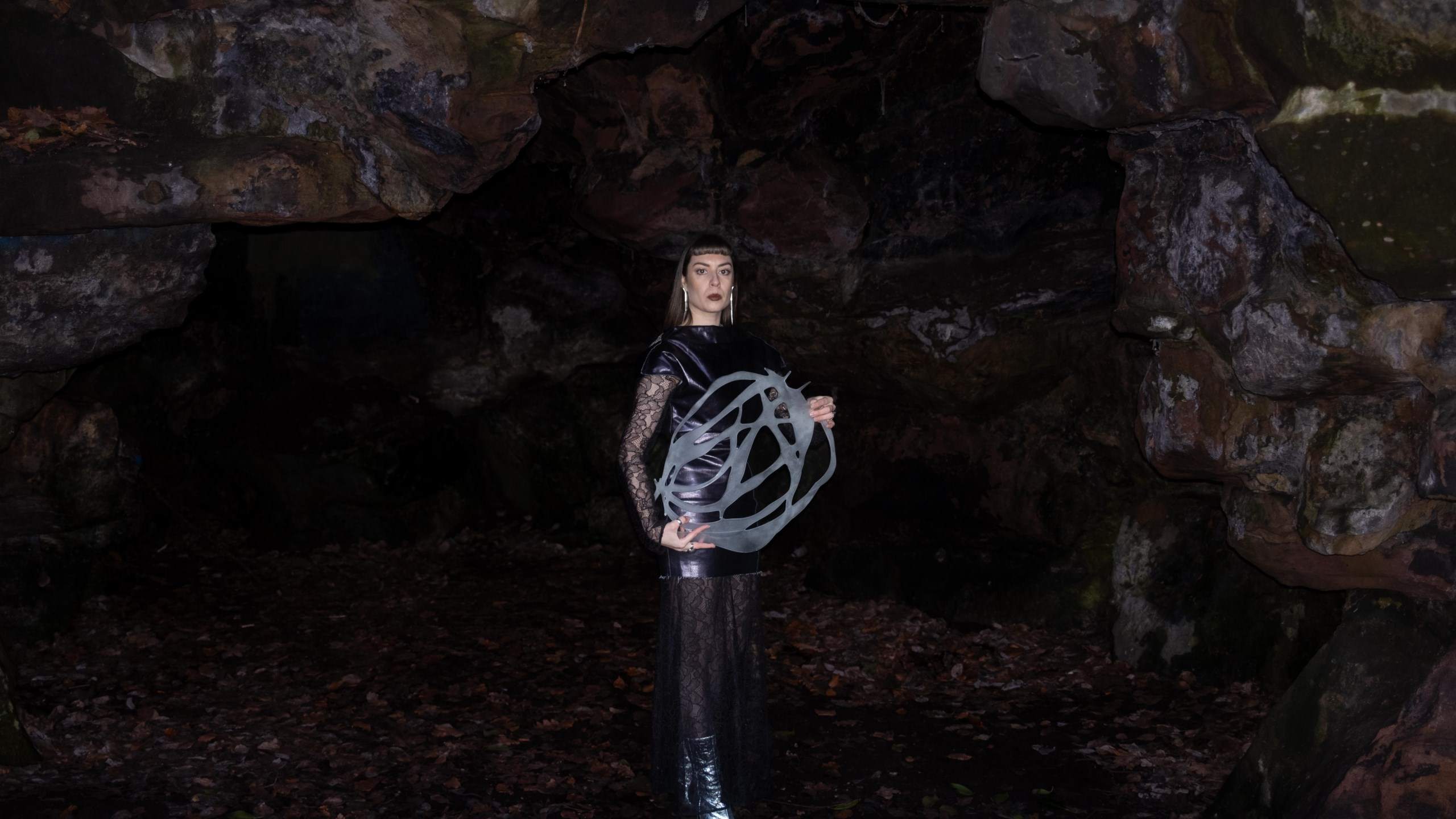 Lola de la Mata · Artist Profile