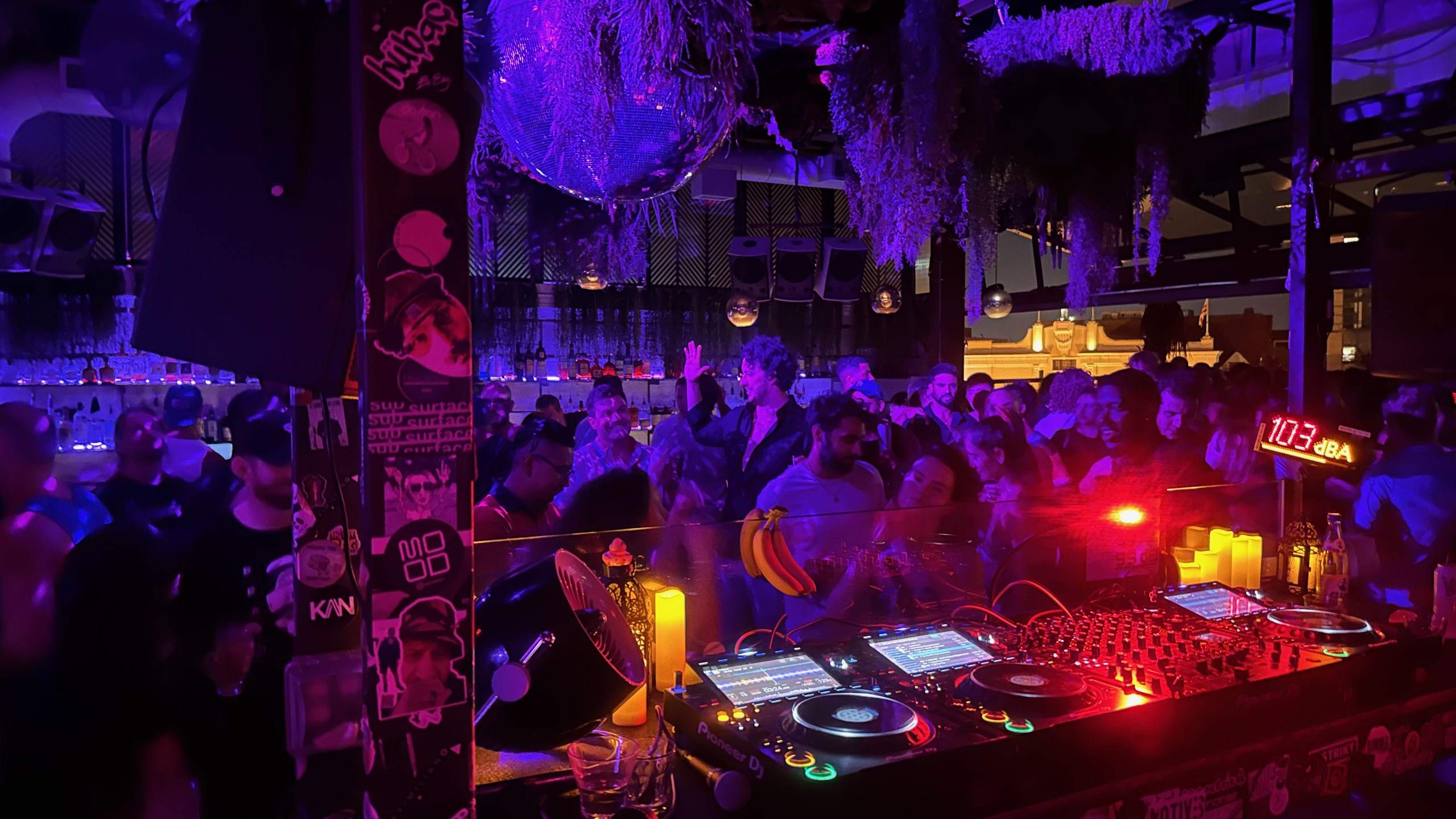 Rich Thomas · Artist Profile