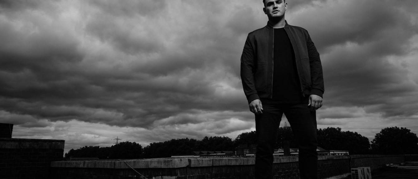 Sam Whitmore · Artist Profile